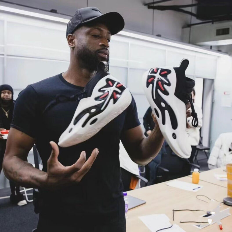 Dwayne Wade Unveiled his Li Ning Way of Wade 11 WOW XI Sneakers ...